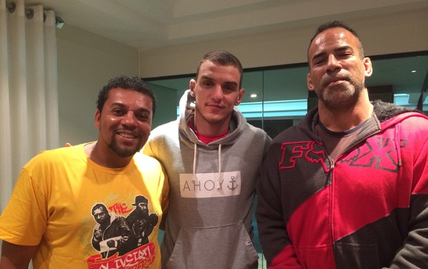 "Estou de hóspede. Quero me tornar o dono da casa", diz Renato Moicano ...