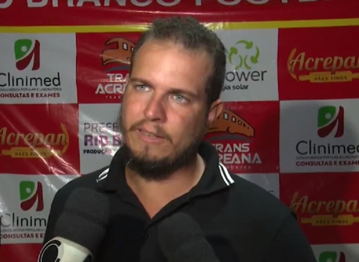 Bruno Monteiro comemora vaga nas oitavas da Série D, cumpre promessa e ...