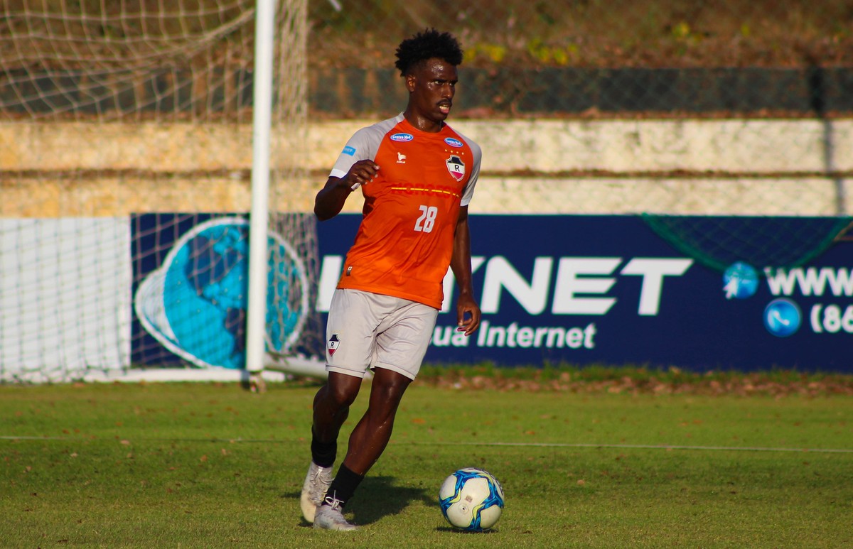 Érico Jr pede desculpas por ano sem conquistas em despedida do River ...