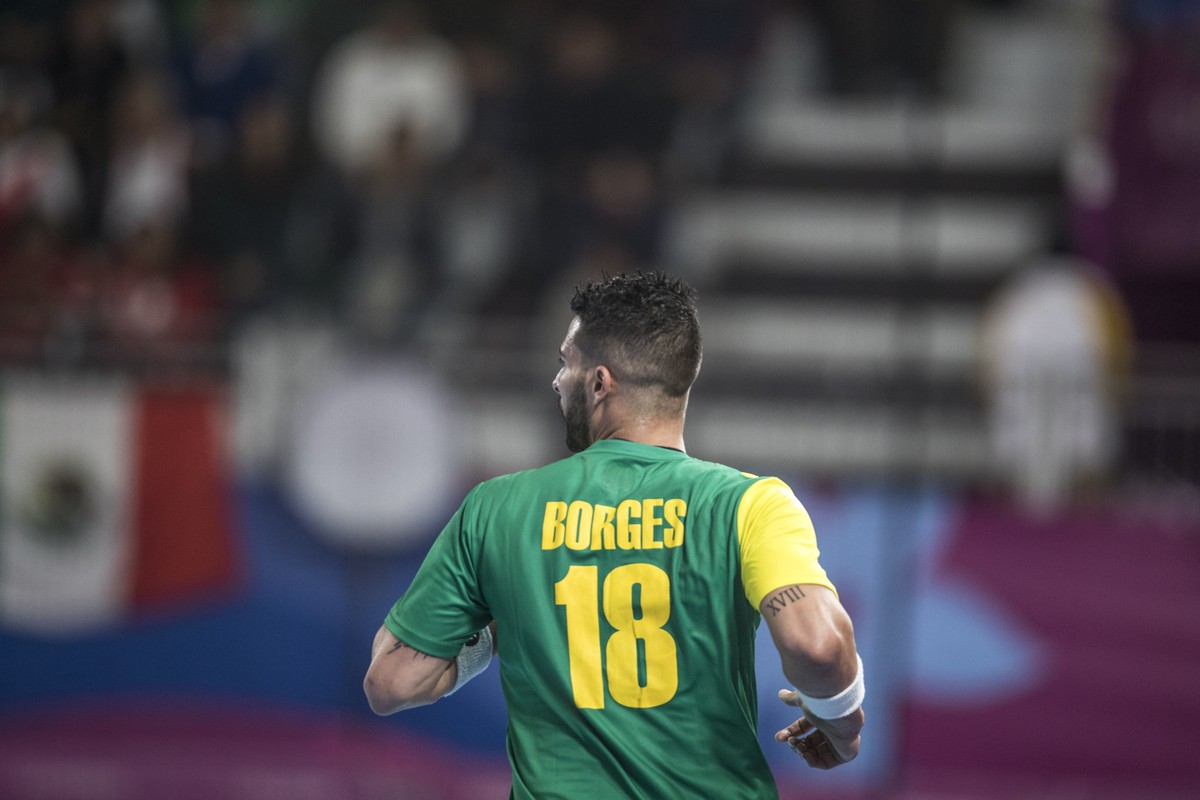 Após viver de seguro desemprego, Felipe Borges dá volta por cima na ...