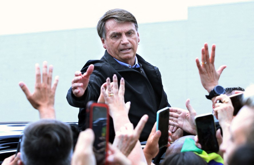 Quem acompanha Bolsonaro a Miami