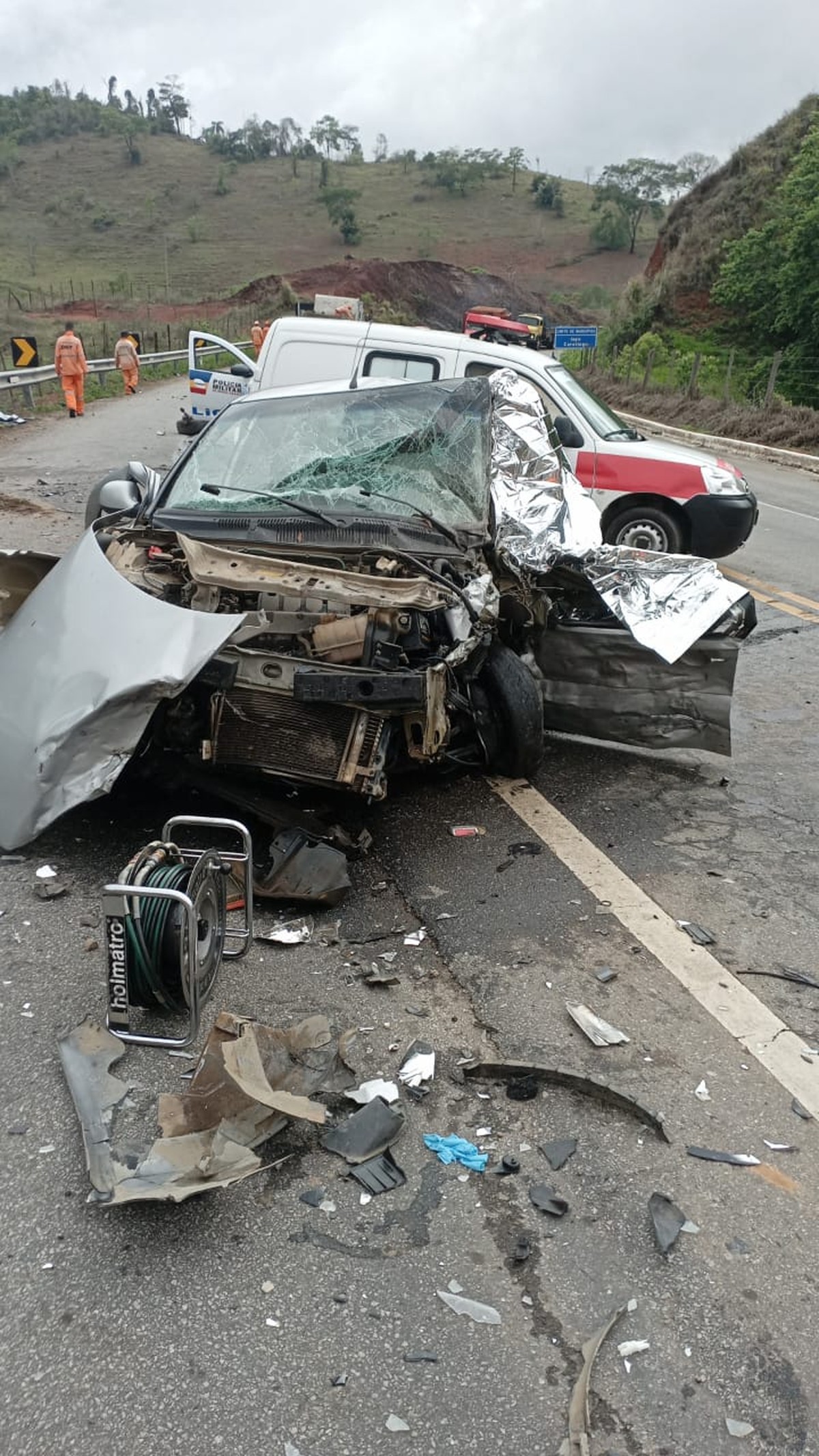 BR-458: acidente deixa um homem morto e três pessoas feridas | Vales de Minas Gerais | G1