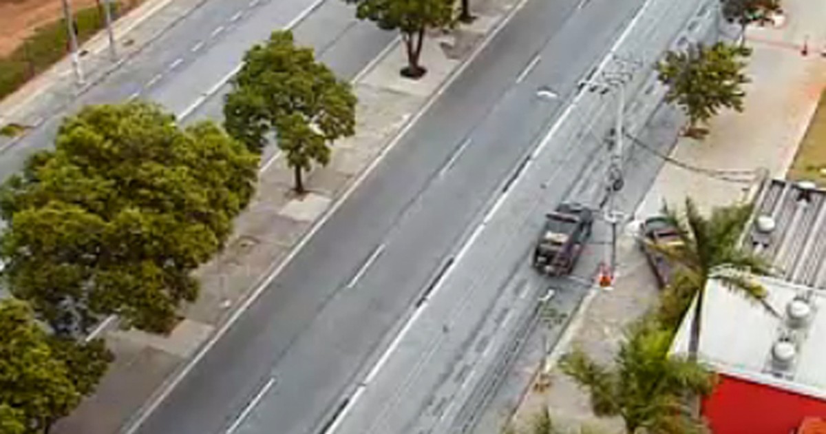 G1 - Suspeita de bomba mobiliza Gate na Avenida Abrahão Caran, em BH ... G1 - Suspeita de bomba mobiliza Gate na Avenida Abrahão Caran, em BH ...