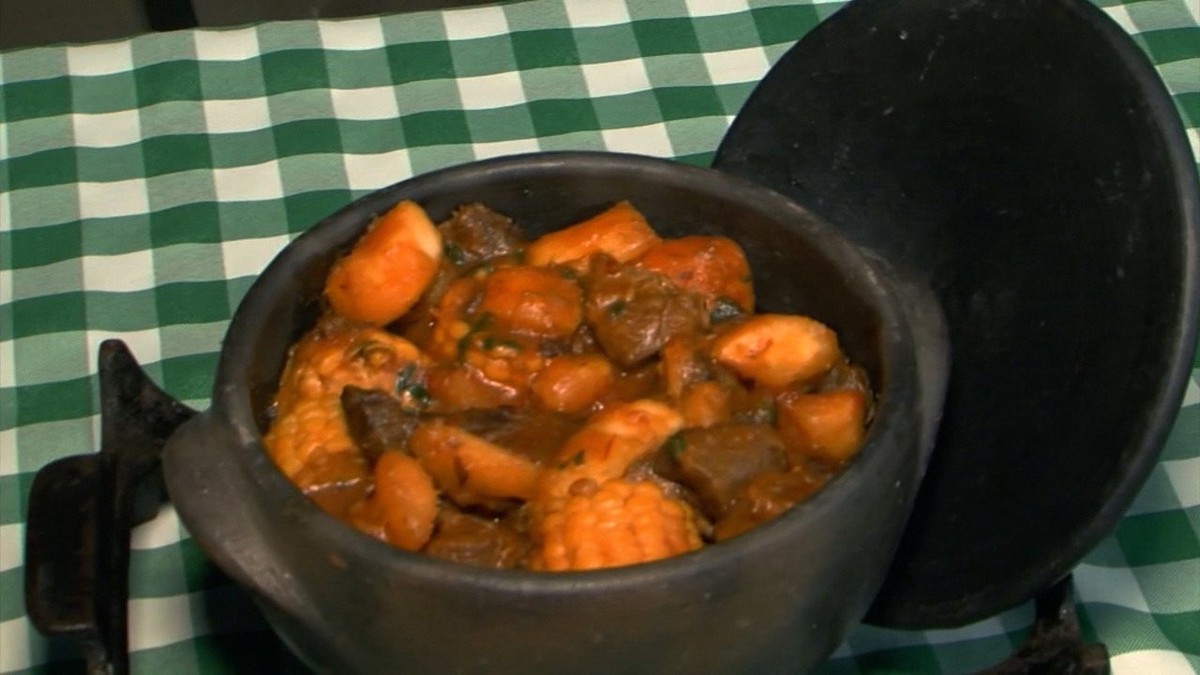 Receita junina: Aprenda a preparar bode cozido com milho e aipim ...