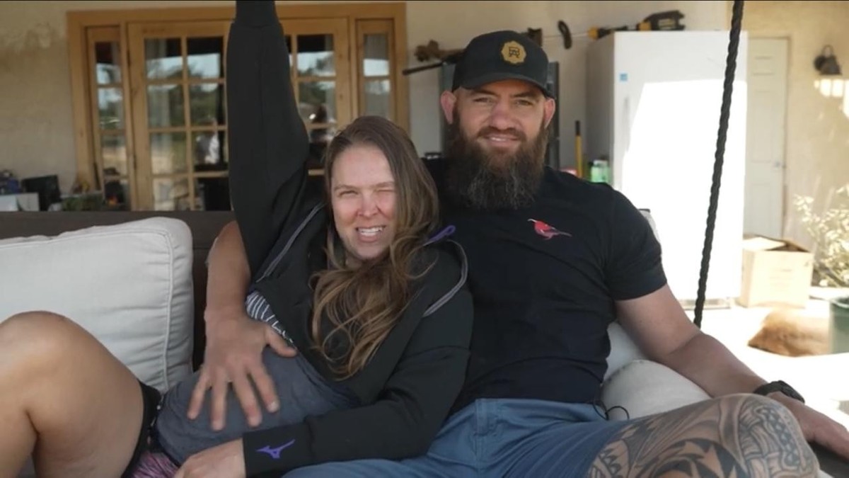 Ronda Rousey revela gravidez do primeiro filho com Travis Browne ...
