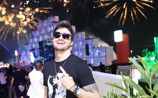 Felipe Neto cita energia nostálgica no Rock in Rio: "Sou emo raiz ...