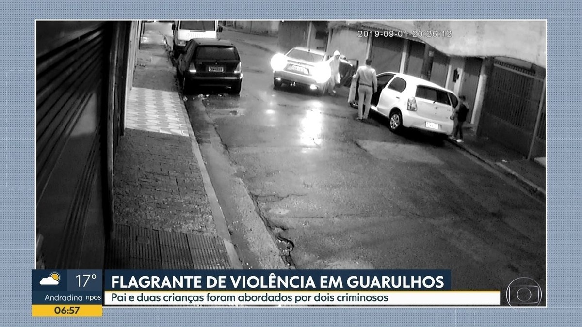 Vídeo mostra pai sendo assaltado na frente da família em Guarulhos ...