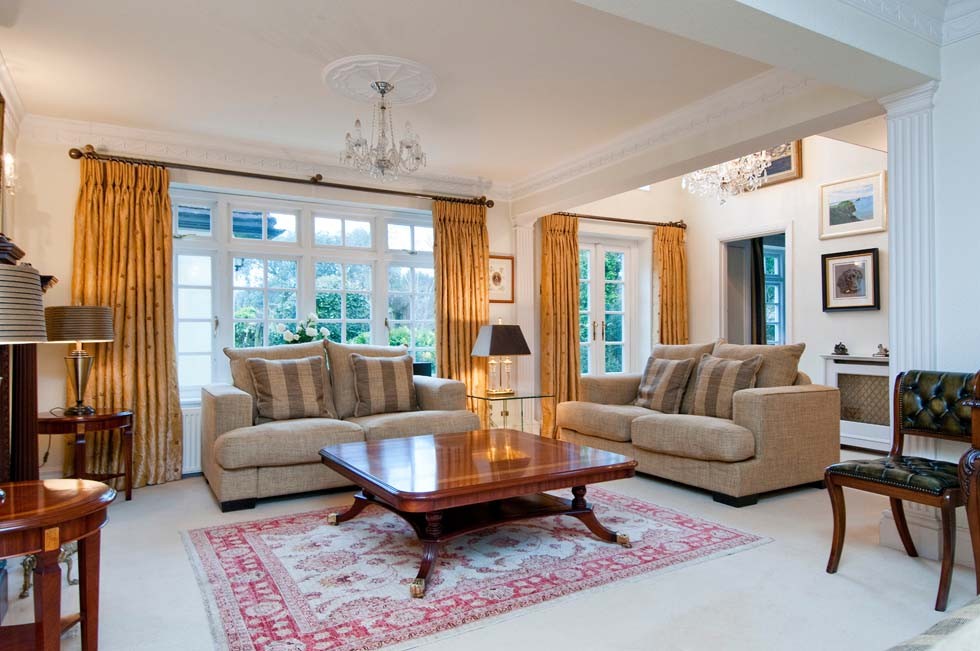 Mansão onde rei Arthur teria sido enterrado é colocada à venda por R$ 4 ...