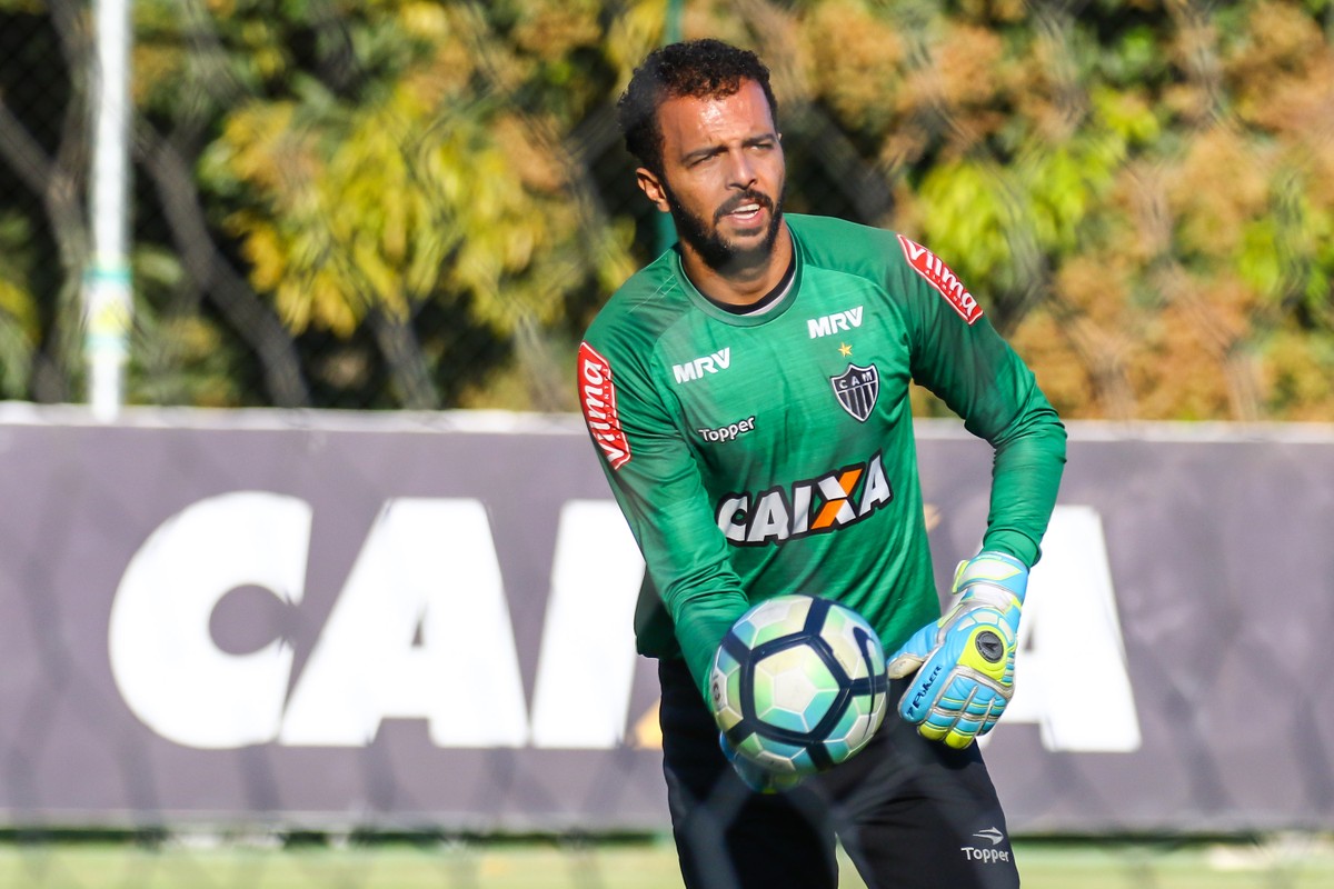 Guarani anuncia goleiro Giovanni, volante Fernandes e ex-lateral do São ...