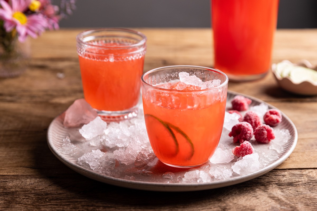 Pink lemonade: limonada com framboesa | Cozinha Prática | Receitas