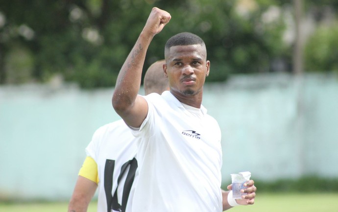 Americano acerta empréstimo do atacante Douglas Caé, do Resende