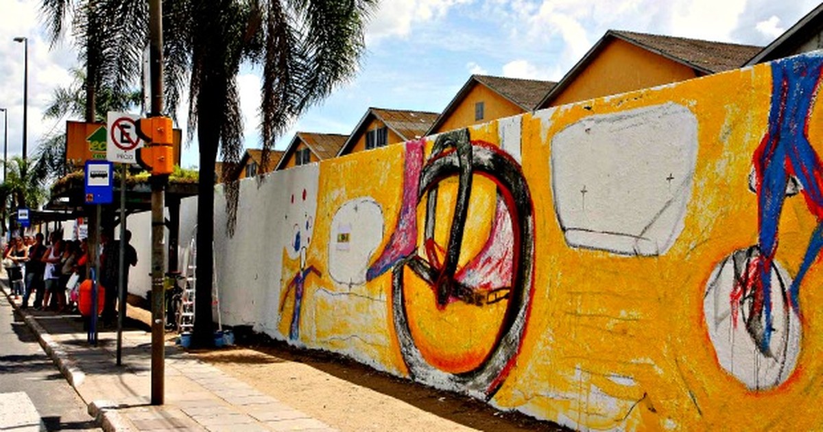G1 - Muro da Mauá ganha nova cor durante o FST2012 em Porto Alegre ...