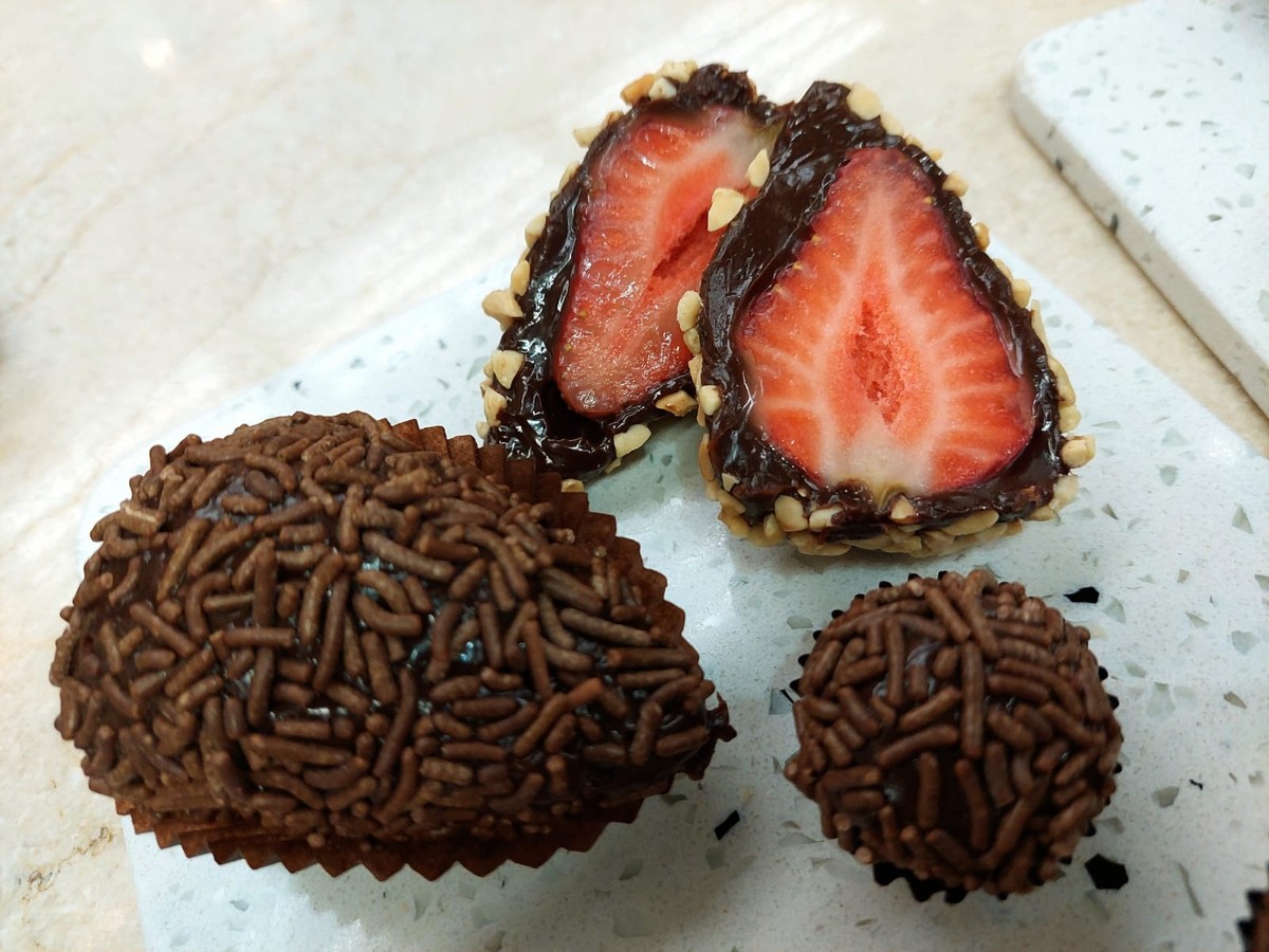 Coxinha de morango com brigadeiro | Receitas