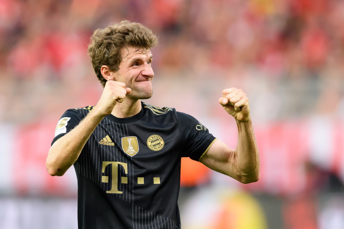 Rodada #10 da Bundesliga tem Müller craque e Tuta na seleção; veja ...