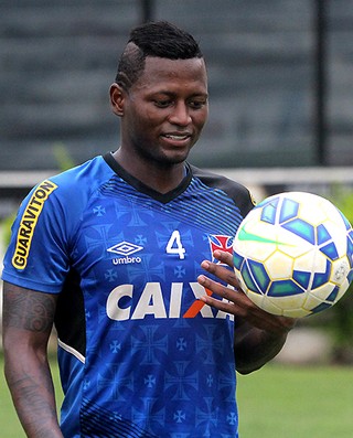 Jorginho tira Julio e Leandrão e testa dupla de volantes e Riascos no Vasco