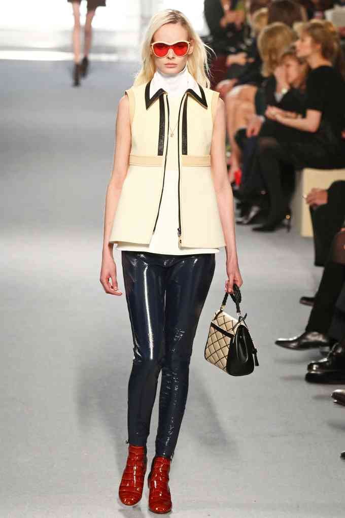 Louis Vuitton | Paris | Inverno 2015 | Desfiles | Vogue