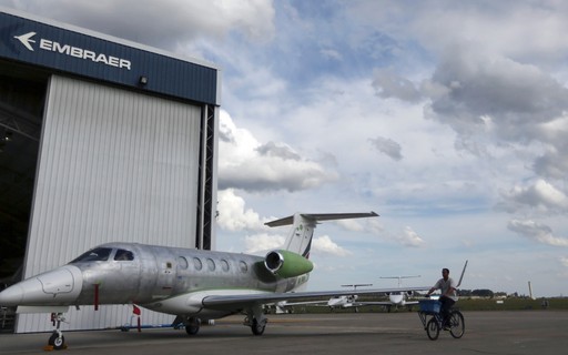 Embraer entrega 210 jatos em 2017 e encerra ano com carteira de US$ 18 ...