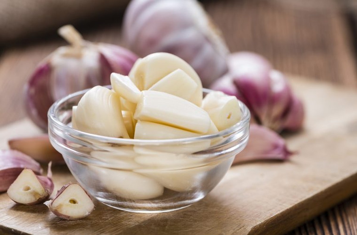 Como armazenar alho descascado por mais tempo? Confira | Cozinha ...