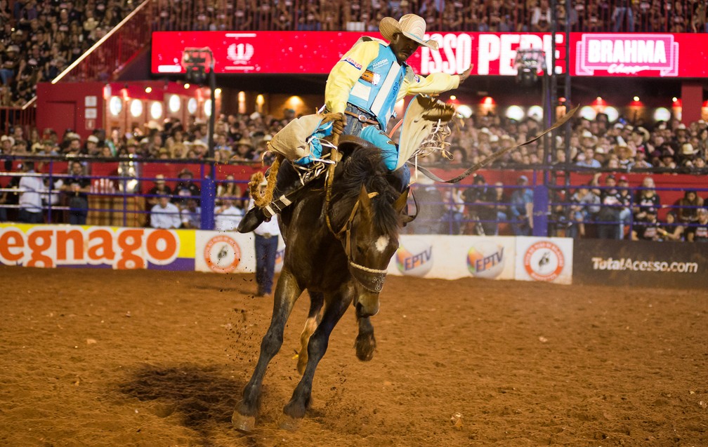 Barretos 2018: Peões disputam a final do Rodeio Internacional; FOTOS ...