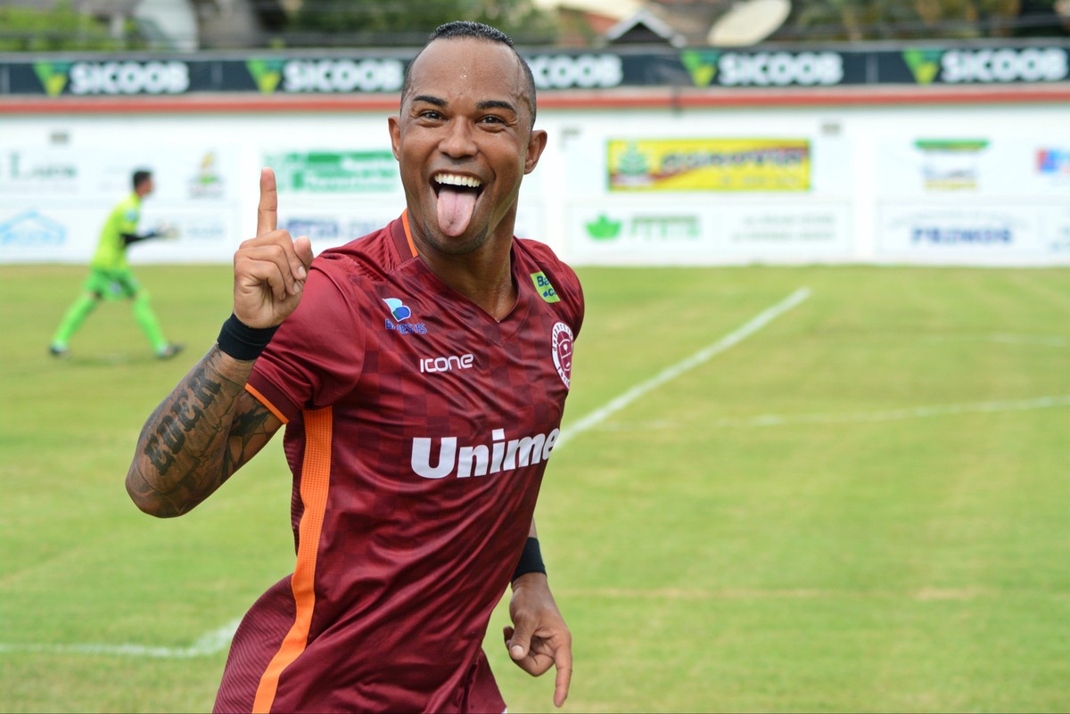 Edinho: "Não tem um jogador no ES que não tenha o desejo e a vontade de ...