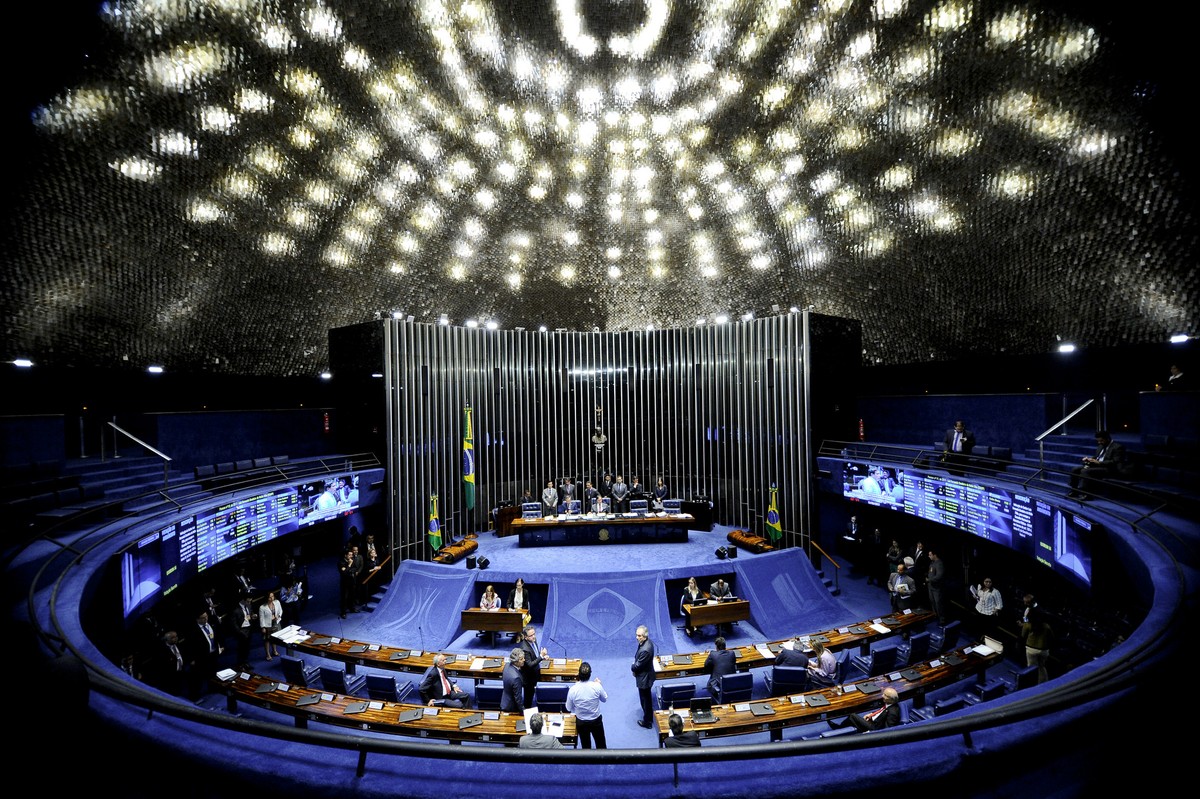 41 suplentes de senadores assumiram mandato em algum momento da ...