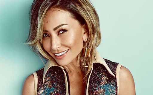 Samba, suor e fantasia: em vídeo, Sabrina Sato responde a perguntas ...