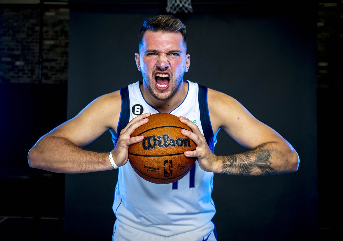 NBA: Pesquisa com os 30 managers aponta Doncic MVP e Bucks campeões ...