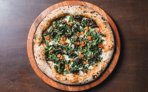 Pizza Della Calabria leva nduja, um salame apimentado típico da Itália ...