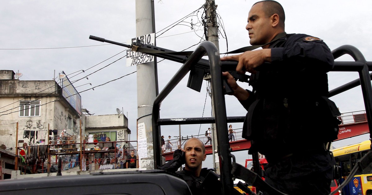 G1 - Sobe para 10 número de mortos em operação na Maré, no Rio, diz ...