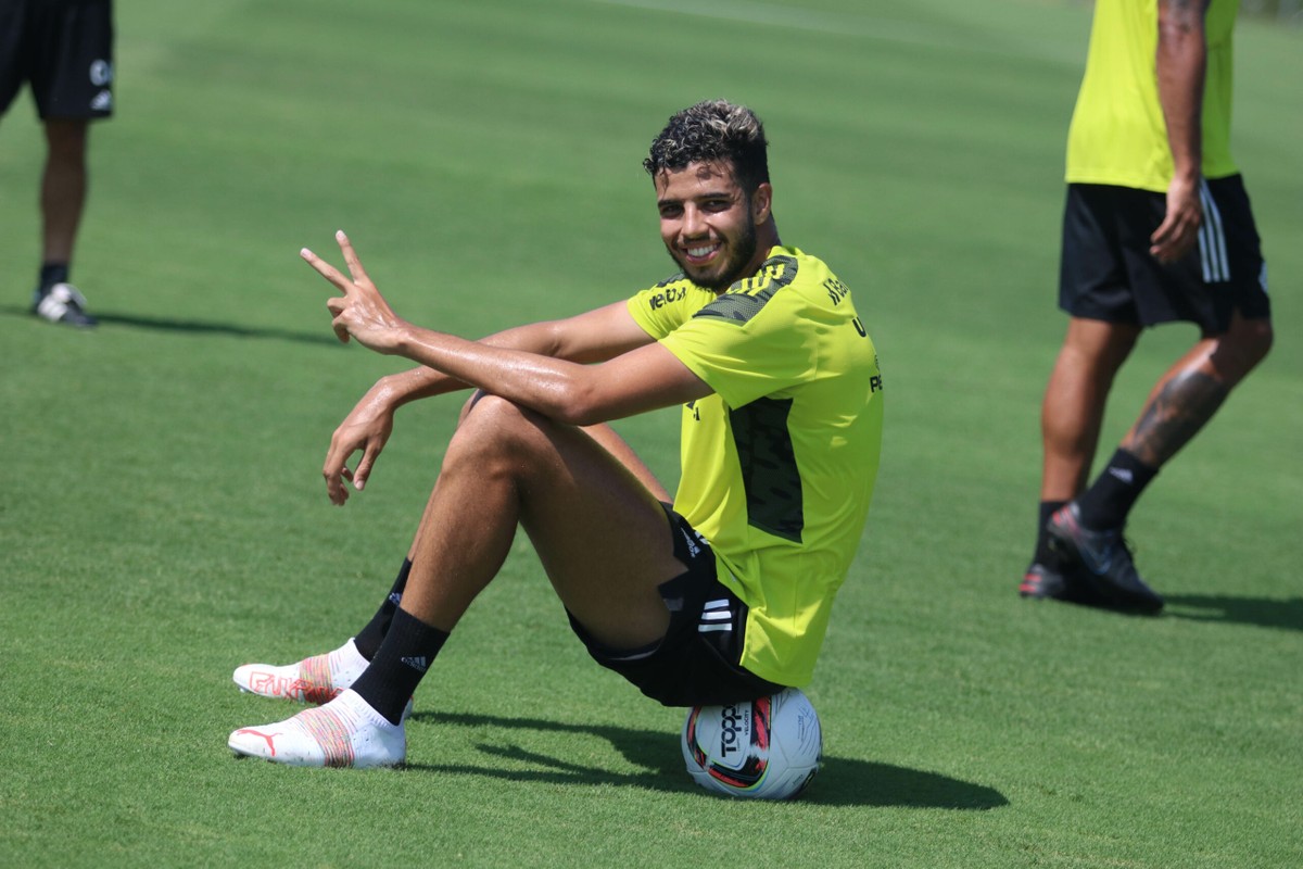 Kaique Rocha se destaca em chance e vê brecha para se firmar na defesa ...