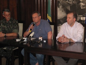 G1 - Beltrame rebate críticas e relembra ocupação do Alemão, 5 anos ...