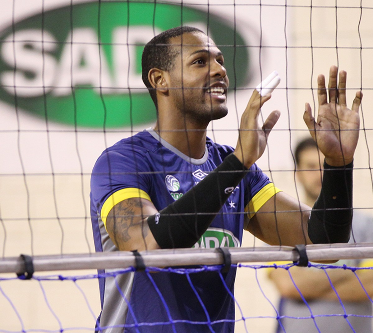 Leal recebe apenas advertência no STJD e está liberado para jogar a ...