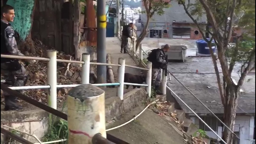 PM faz operação no Complexo do Lins, na Zona Norte | Rio de Janeiro | G1