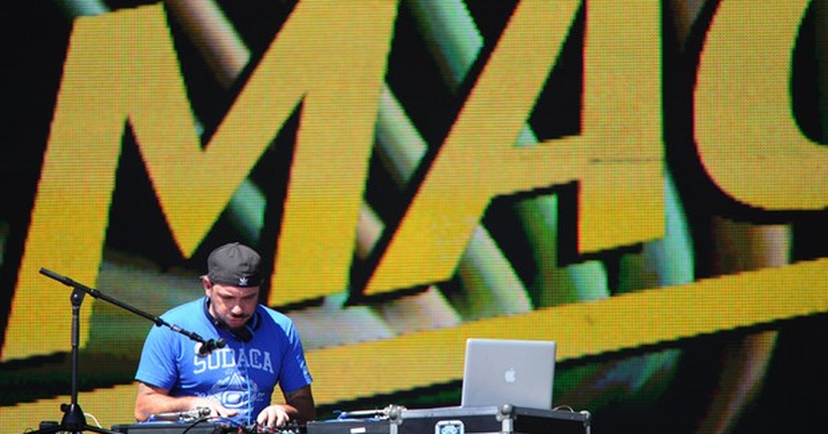 G1 - Desconhecido, Ritmo Machine faz show diante de fãs do Foo Fighters ...