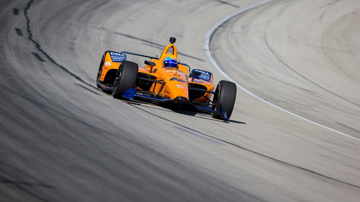 Alonso tem primeiro contato na pista com o carro que guiará na Indy 500 ...
