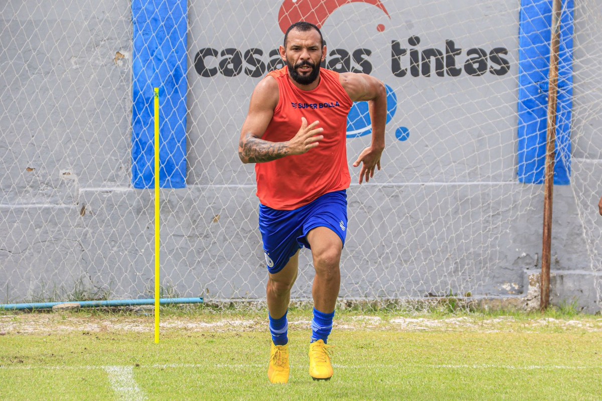 Adalberto admite clima diferente no Confiança durante semana antes do ...