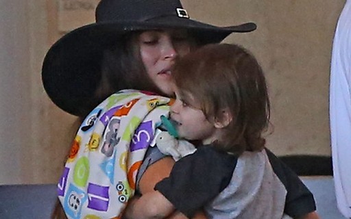 Megan Fox e Brian Austin passeiam com os filhos em Los Angeles - Quem ...