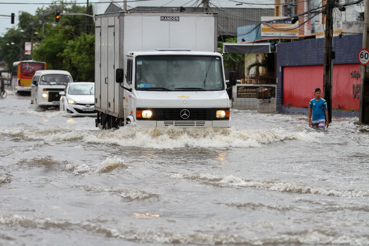 Oito pontos de alagamento no Recife recebem obras durante quatro meses ...