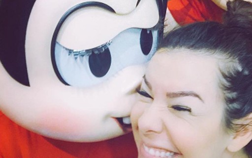 Fernanda Souza realiza sonho de infância ao tirar foto com Mônica ... Fernanda Souza realiza sonho de infância ao tirar foto com Mônica ...