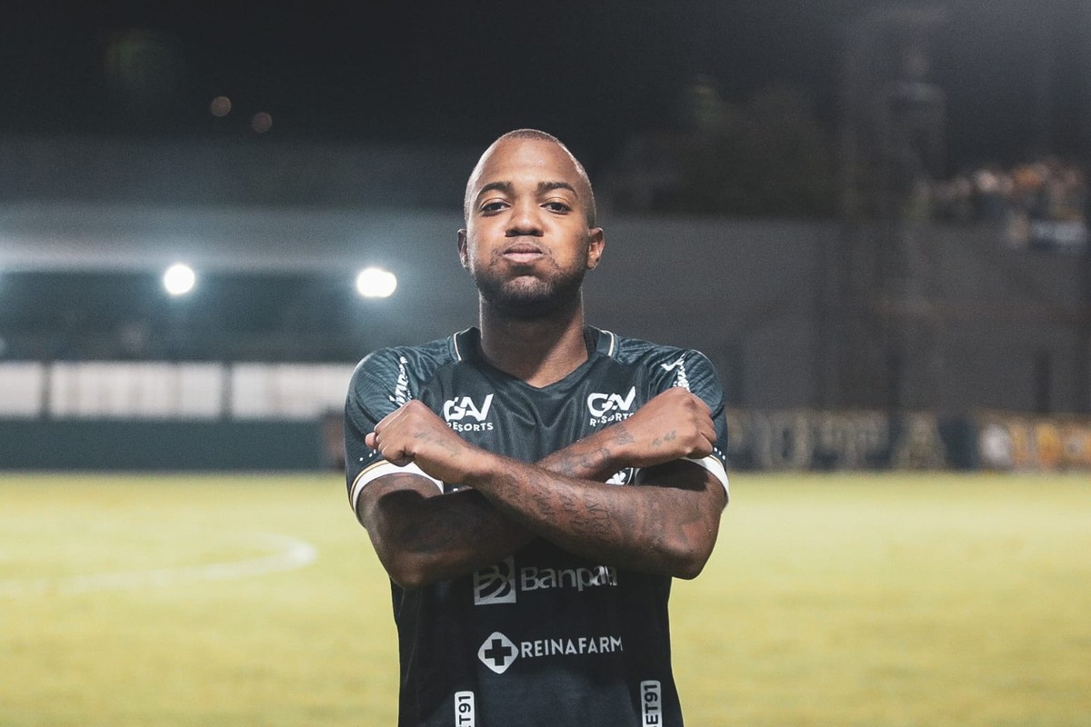 Victor Andrade explica gesto do Pantera Negra em comemoração: "Um ...