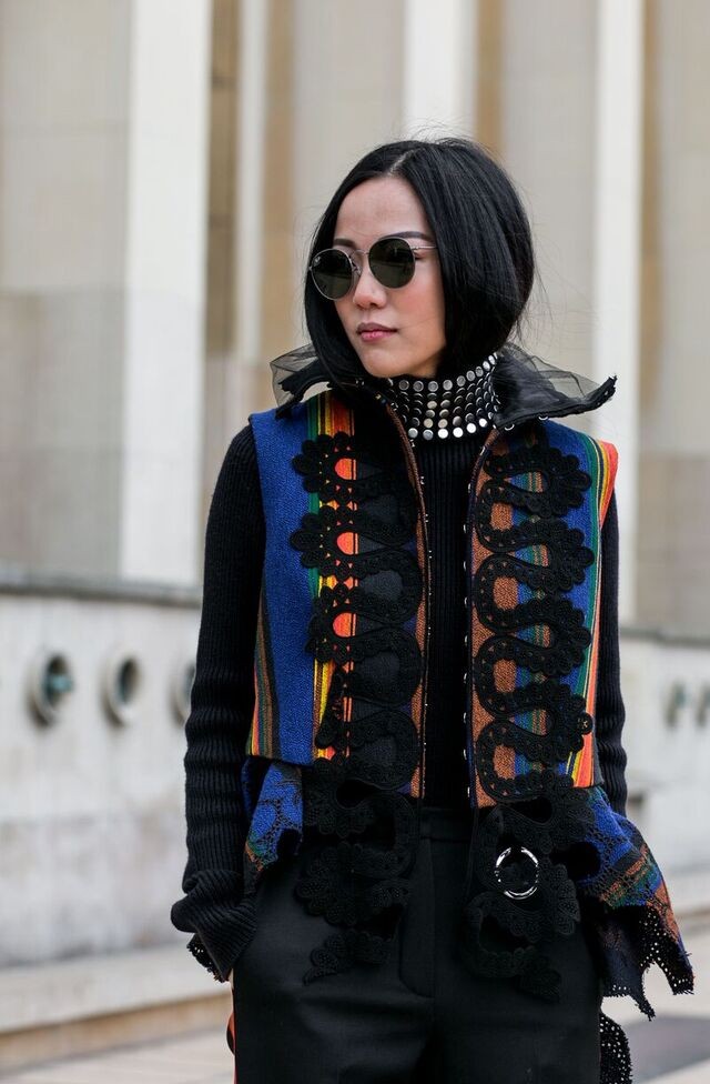 Street style: cores lavadas adocicam as ruas da semana de moda de Paris ...