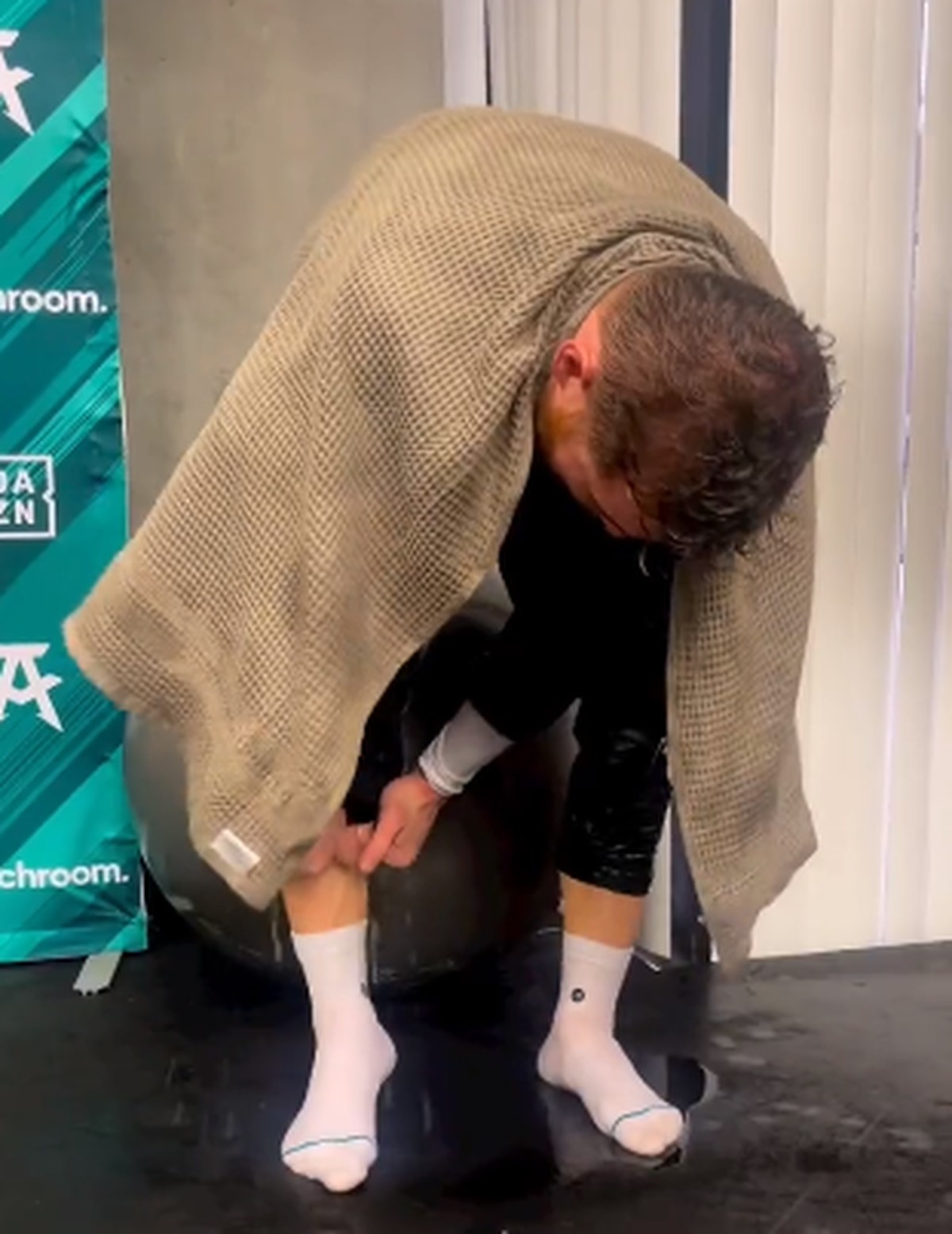 Mergulhou? Canelo mostra roupa encharcada de suor antes de luta | boxe | ge