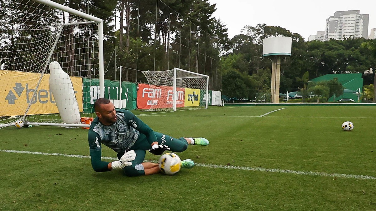 Escalação do Palmeiras: Weverton faz último treino antes de viajar com ...