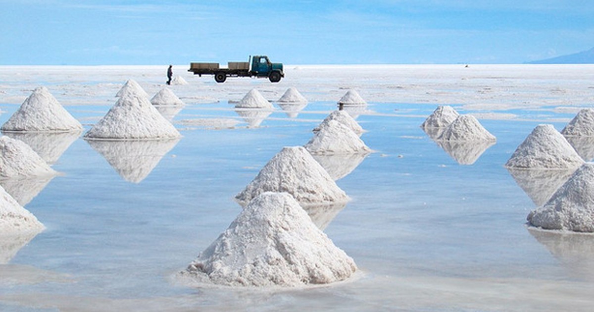 G1 - Rodeado de lagoas e flamingos, deserto de sal é atração na Bolívia ...