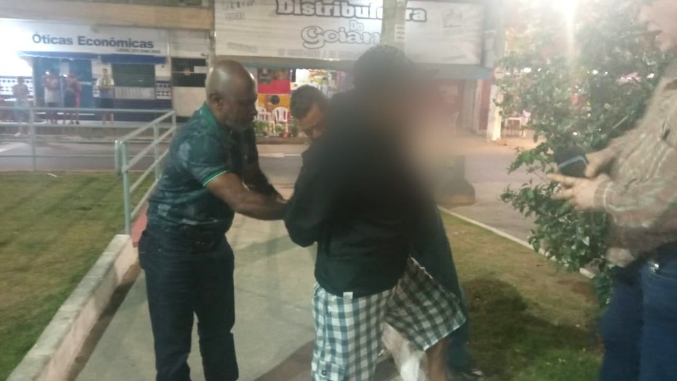 Vídeo Homem é Preso Após Furtar R 850 Mil Em Celulares No Es Folha