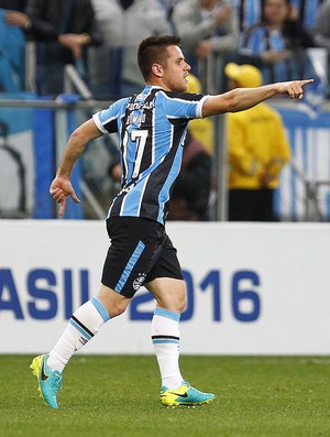 Ramiro diz que mirou o gol e espera reconquistar a torcida após golaço