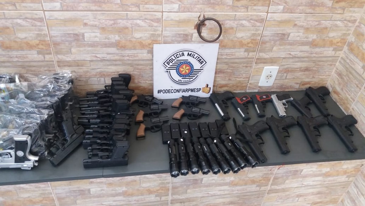 Polícia apreende 88 simulacros de arma na feira de Aparecida | Vale do ...