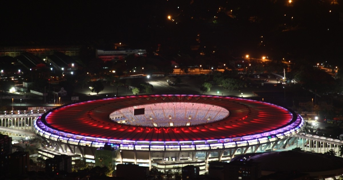 G1 - Cobertura do Maracanã fica vermelha em novo teste de iluminação ...