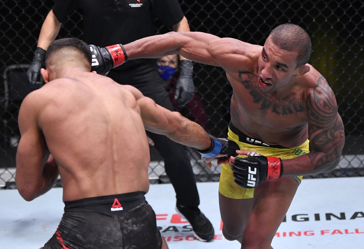 Raoni Barcelos dá show na trocação e vence Khalid Taha por pontos no ...