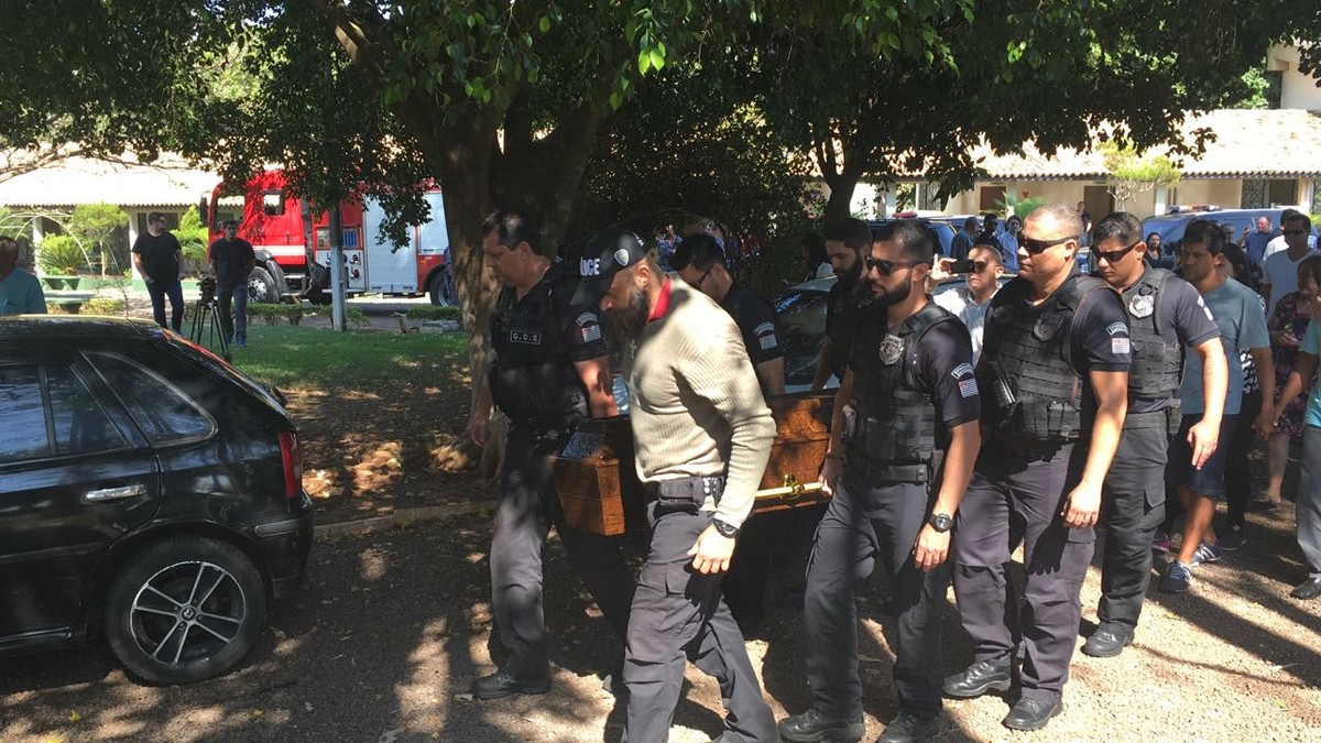 Policial civil morto em mega-assalto a empresa de valores é enterrado | São José do Rio Preto e ...